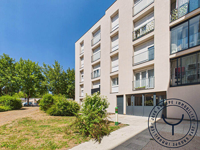 La Chapelle-Saint-Luc, Chantereigne, Montvilliers - Appartement 3 pièces à vendre