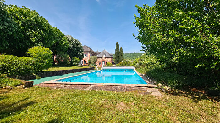 Maison 9 pièces à Meyssac, à vendre