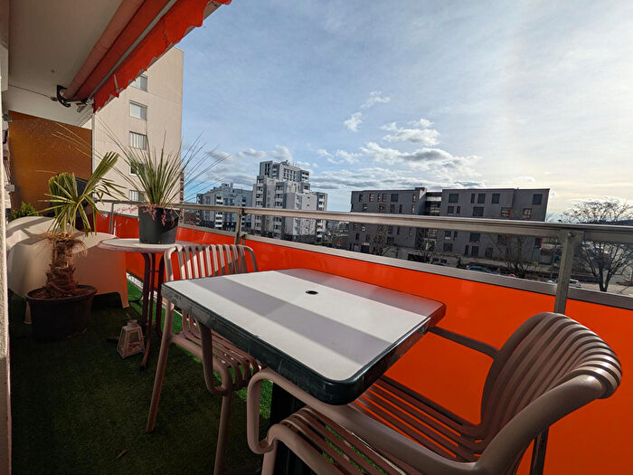 Appartement à vendre - Clermont-Ferrand, Croix de Neyrat - 3 pièces - 2 chambres