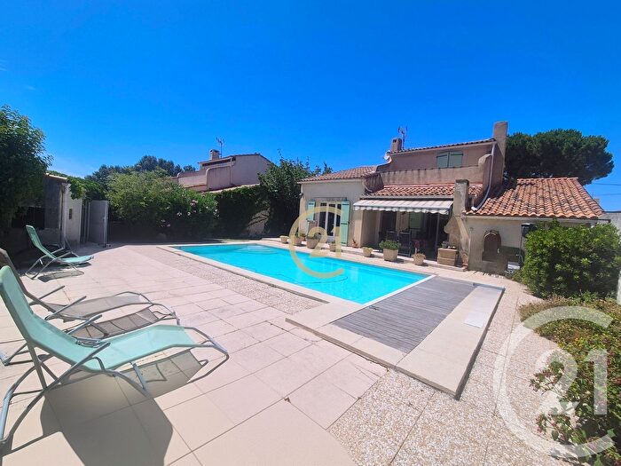 Maison à vendre - Saint-Mitre-les-Remparts - 5 pièces - 4 chambres