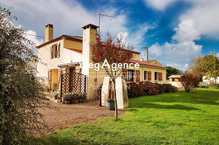 Maisons à vendre et appartements à louer - 1