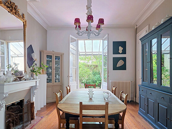 Libourne, Centre-ville, Bastide, Gare : Maison 8 pièces à vendre
