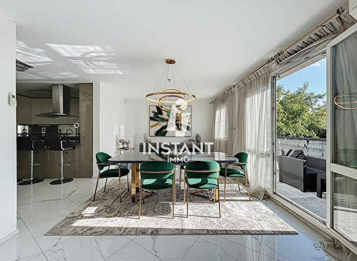 Appartement à vendre - Créteil, Côte dOr, Sarrazins - 6 pièces - 4 chambres