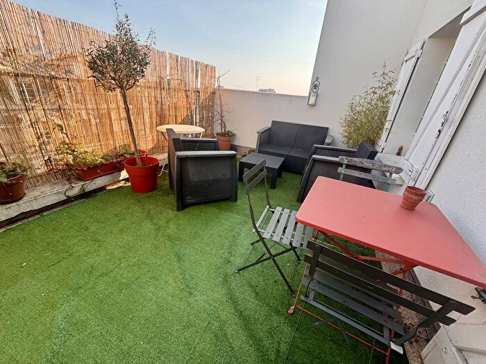 Appartement à louer - Bel-Air Sud, Paris ème arrondissement - 2 pièces - 1 chambre