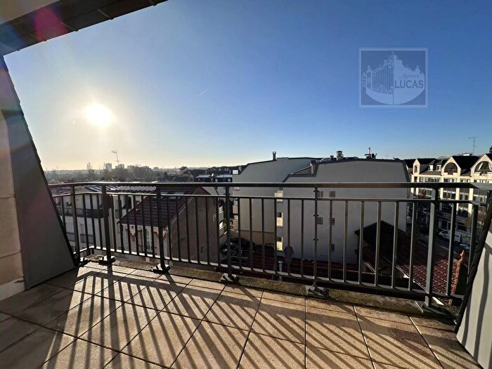 Appartement à louer - La Fontaine-Parc des Sceaux-Croix de Berny-Centre Ville, Antony - 3 pièces - 2 chambres