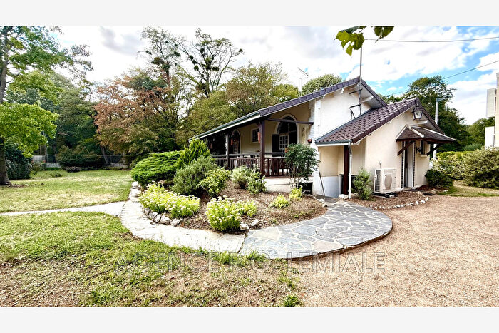 Maisons-Laffitte, Est : Maison 3 pièces à vendre