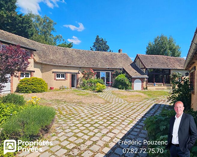 Houdan - Maison 9 pièces à vendre