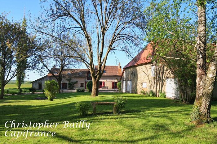 Boucé : Maison 8 pièces à vendre