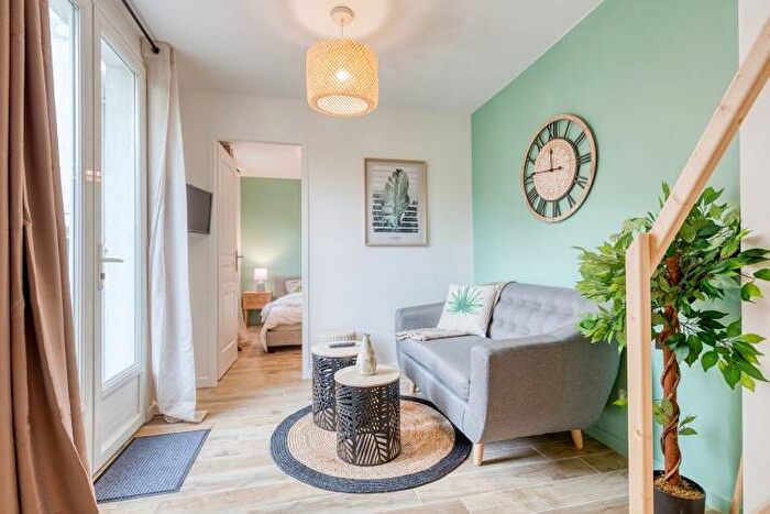 Appartement à louer - Ermitage-Nacelle Papeterie, Corbeil-Essonnes - 2 pièces - 1 chambre