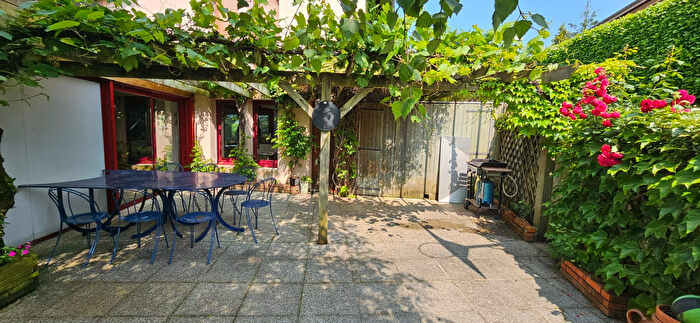 Maison à vendre - Saint-Victor-sur-Rhins - 9 pièces - 5 chambres
