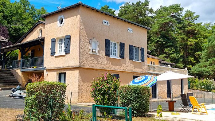 Maison à vendre - Saint-Martial-de-Valette - 7 pièces - 3 chambres