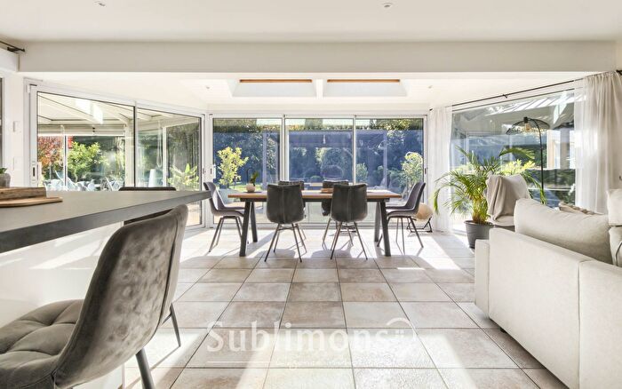 Maison à vendre - Theix - 10 pièces - 5 chambres