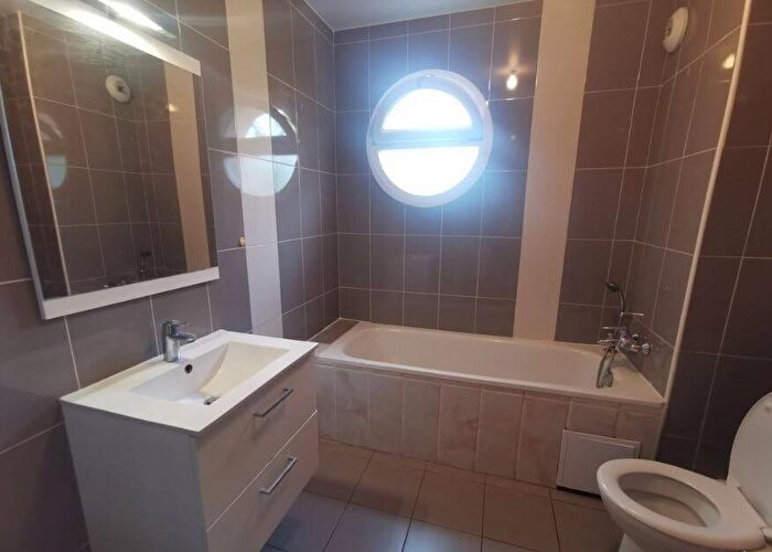 Appartement à louer - Mairie Rouxel-Sud Est, Pontault-Combault - 3 pièces - 2 chambres