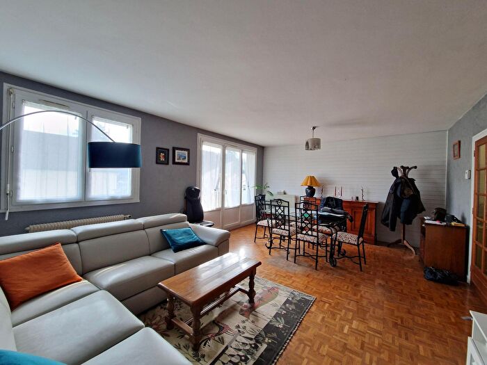 Appartement à louer - Saint-Étienne, Solaure, Croix de lOrme, Le Mont, La Jomayère - 3 pièces - 2 chambres