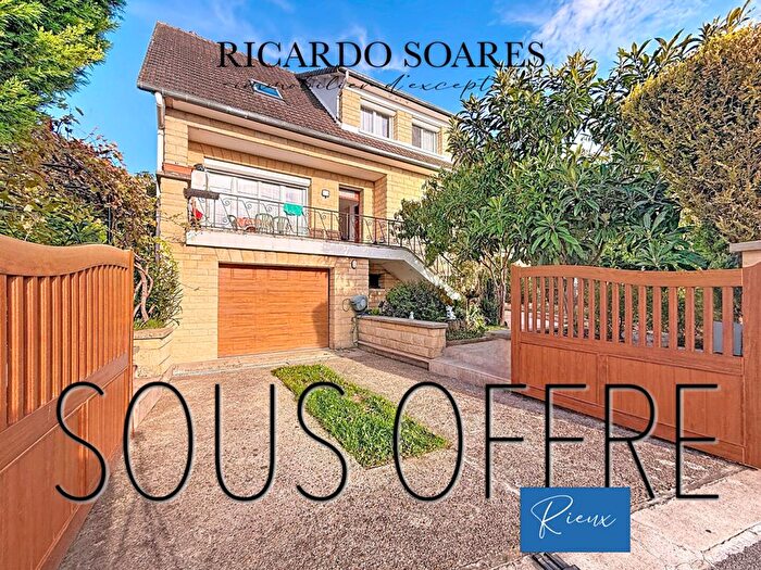 Maison à vendre - Rieux - 8 pièces - 5 chambres