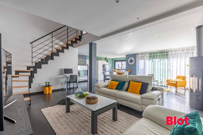 Maison à vendre - Gévezé - 6 pièces - 4 chambres