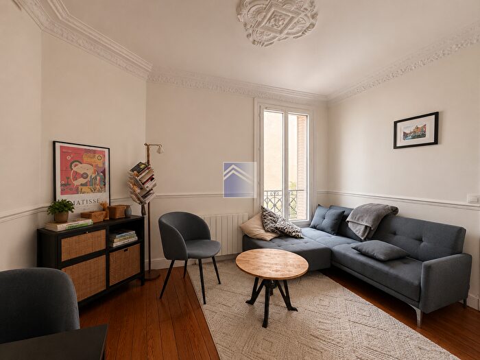 Appartement 2 pièces à vendre à Courbevoie, Hôtel de ville