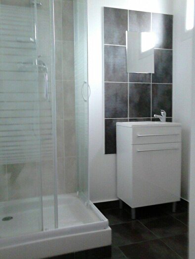 Appartement à louer - Les Perouses-Triangle dActivité, Ambérieu-en-Bugey - 2 pièces - 1 chambre