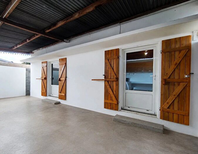 Saint-Pierre, L'Asile, Bassin Plat, Bassin Martin : Maison 2 pièces à louer
