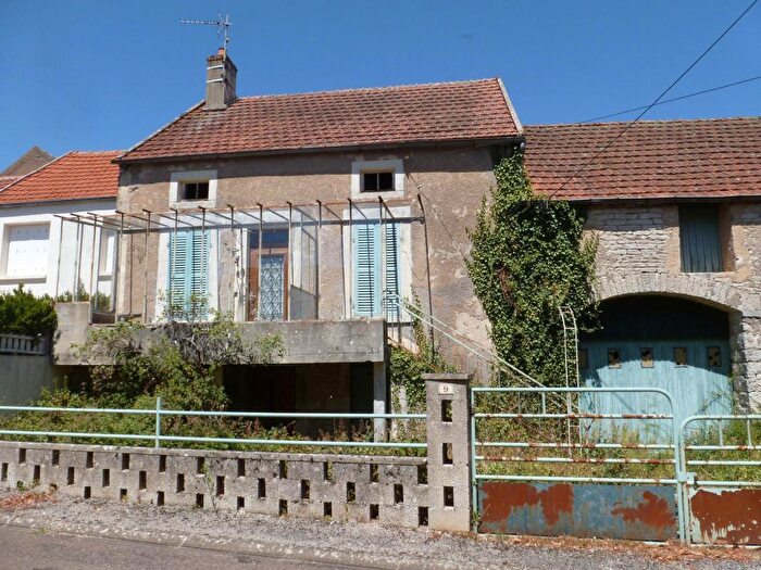 Annoux : Maison 4 pièces à vendre