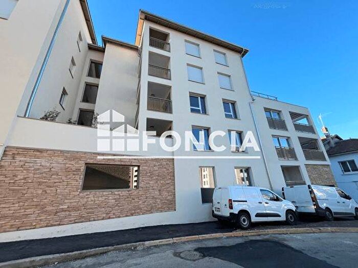 Appartement à louer - Centre Ville Est, Bourgoin-Jallieu - 3 pièces - 2 chambres