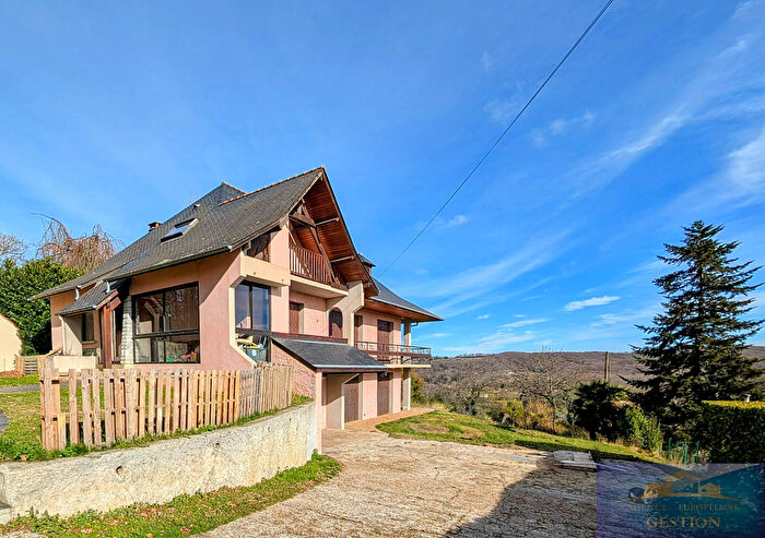 Maison à vendre - Sarrouilles - 8 pièces - 6 chambres