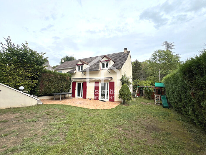 Vaux-sur-Seine : Maison 6 pièces à louer