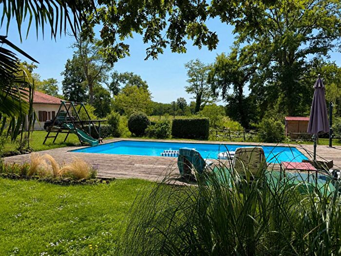 Maison 8 pièces à vendre à Vielle-Soubiran