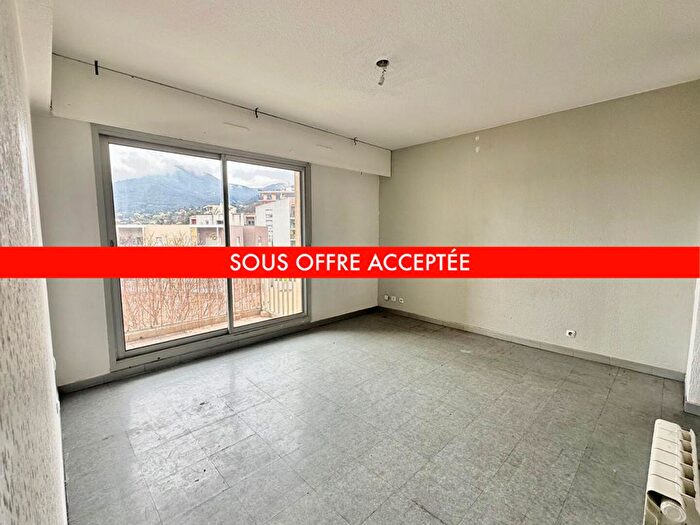 Appartement à vendre - Vence, Centre-ville - 2 pièces - 1 chambre