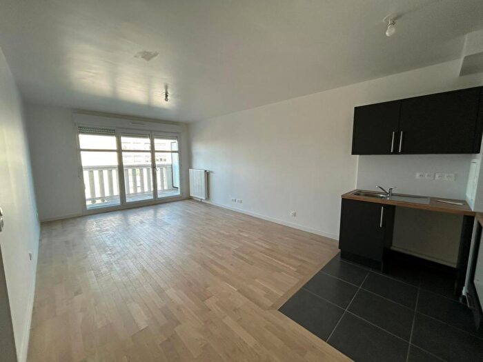 Appartement à louer - Le Blanc-Mesnil, Eiffel - 3 pièces - 2 chambres