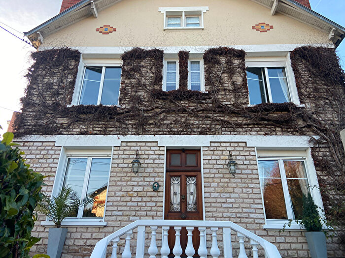 Maison à vendre - Nevers, Maupas, Victor-Hugo - 7 pièces - 5 chambres