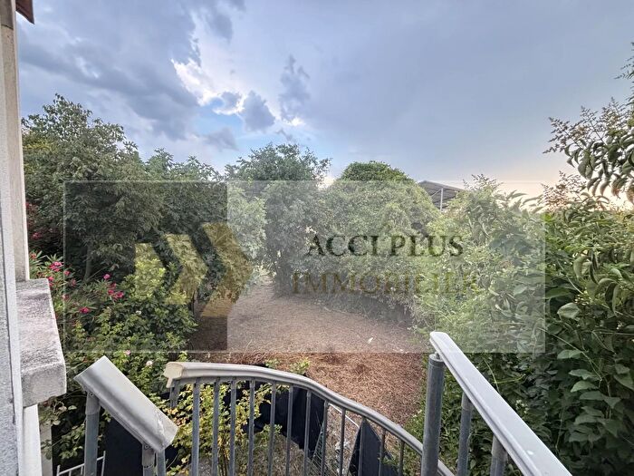 Appartement à louer - Nîmes, Bastide, Costières - 1 pièce