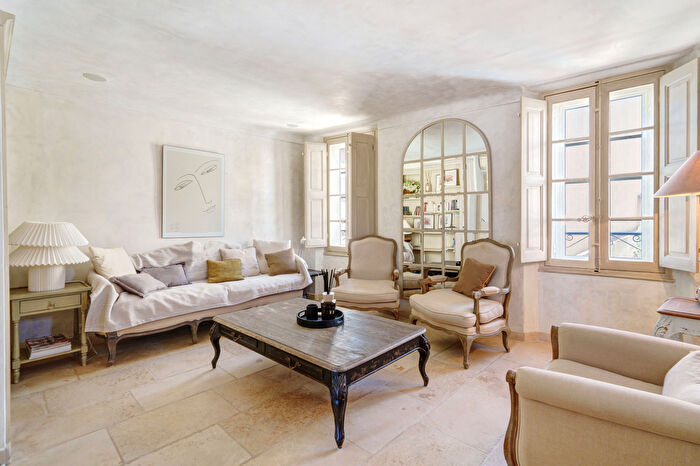 Maison à vendre - Saint-Tropez, Centre-ville, Vieille-ville - 4 pièces - 2 chambres