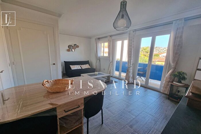 Appartement à vendre - Vallauris, Golfe Juan, Vieux Port - 1 pièce