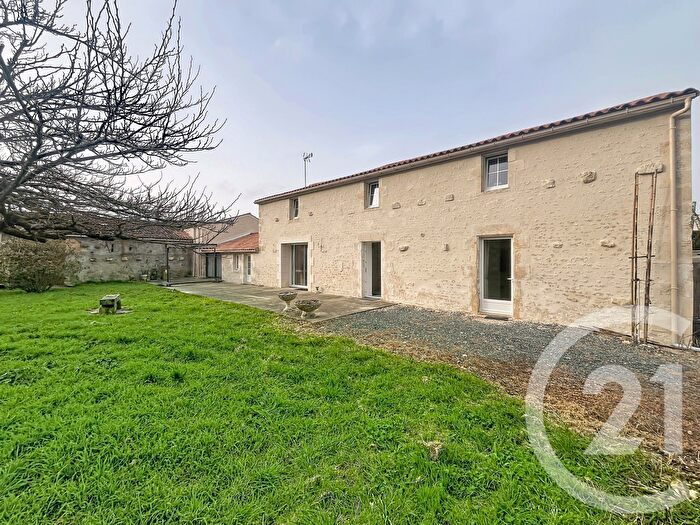 Maison à vendre - Les Magnils-Reigniers - 5 pièces - 4 chambres