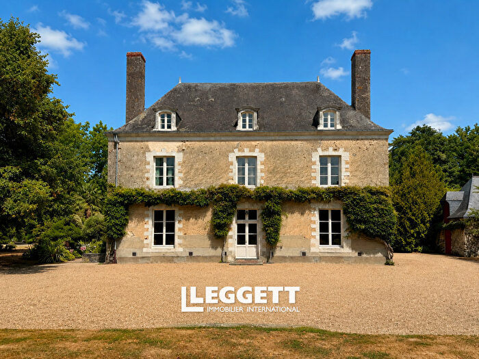 Maison 10 pièces à Pouancé, à vendre