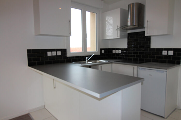 Appartement à louer - Ris-Orangis, Le Village - 1 pièce