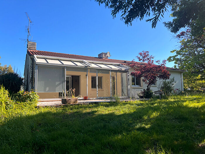 Maisons à vendre et appartements à louer - 1