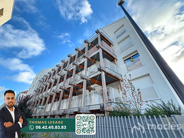 Appartement à vendre - Pierrefitte-sur-Seine, Centre-ville, Butte-Pinson - 3 pièces - 2 chambres