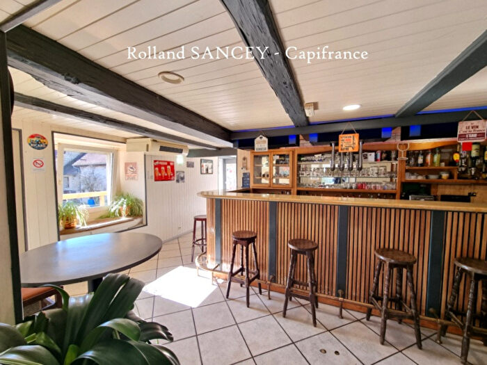 Maison 10 pièces à vendre à Montécheroux