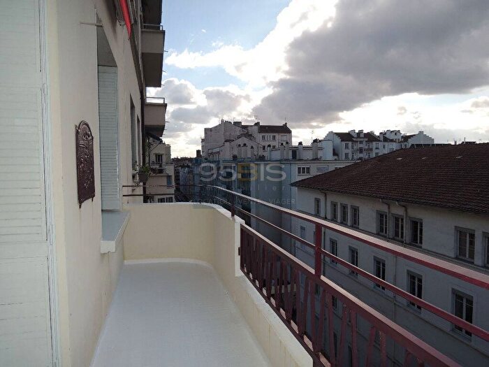 Appartement à louer - Lyon ème arrondissement - 3 pièces - 2 chambres