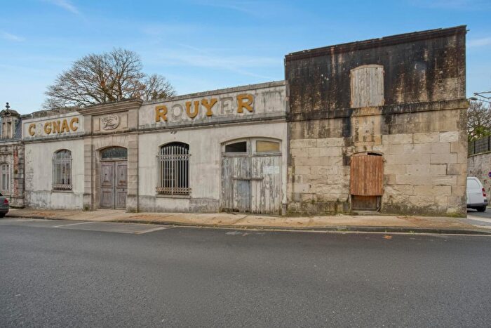 Maison à vendre - Saintes, Centre-ville - 1 pièce