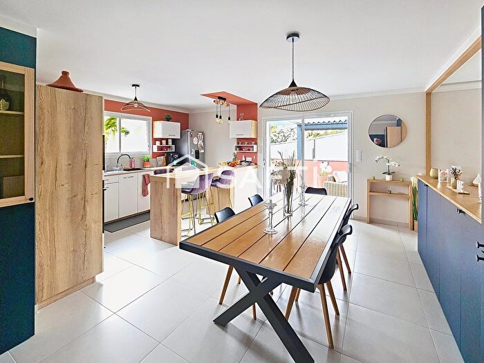 Maison à vendre - Mensignac - 4 pièces - 2 chambres