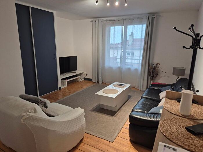 Appartement à louer - Saint-Étienne, La Métare, Le Portail Rouge, Fauriel, Villeboeuf - 3 pièces - 2 chambres