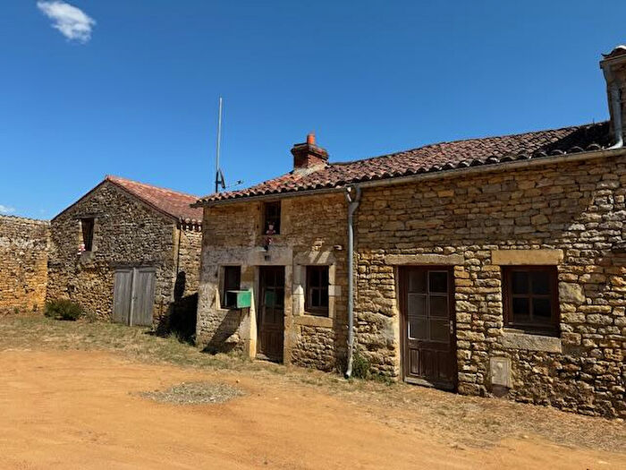 Maison à vendre - Sainte-Hermine - 8 pièces - 5 chambres