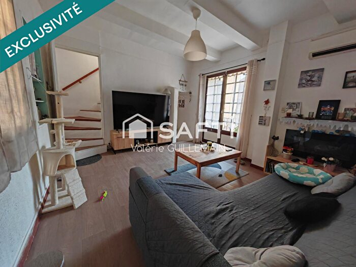 Saint-Mitre-les-Remparts : Maison 4 pièces à vendre
