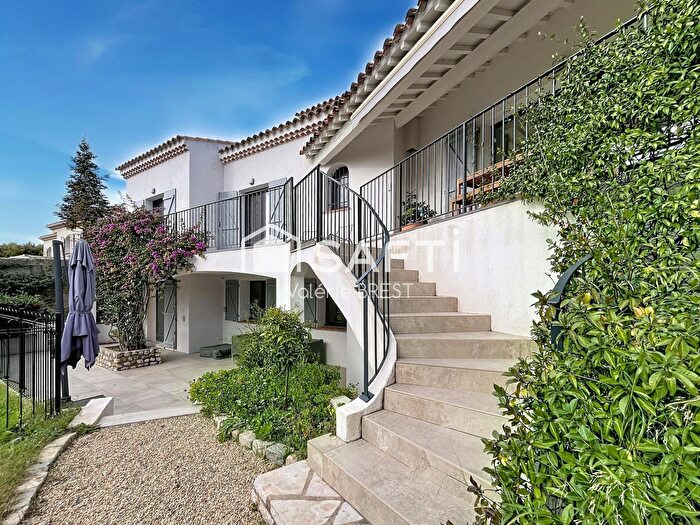 Maison à vendre - Marseille e  - 8 pièces - 5 chambres