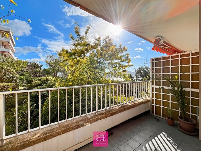 Appartement à vendre - Marseille e , Roucas Blanc - 2 pièces - 1 chambre