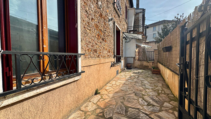 Appartement à vendre - Corbeil-Essonnes, Centre Essonnes - 2 pièces - 1 chambre