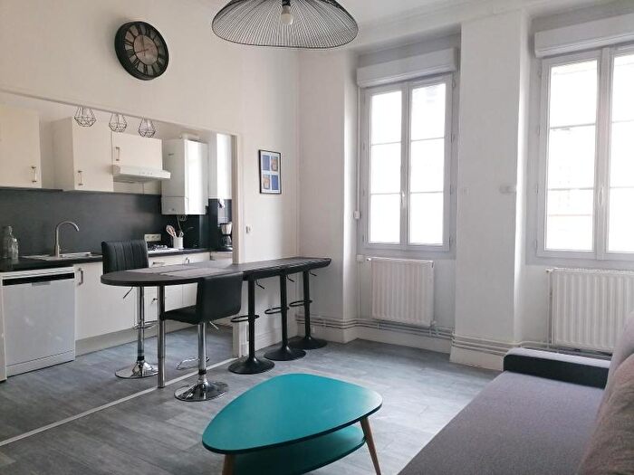 Appartement à louer - Dijon, Centre-ville - 2 pièces - 1 chambre